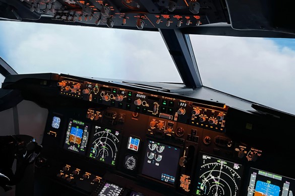 45 Minute Boeing 737 Flight Simulator Experience in Cheshire